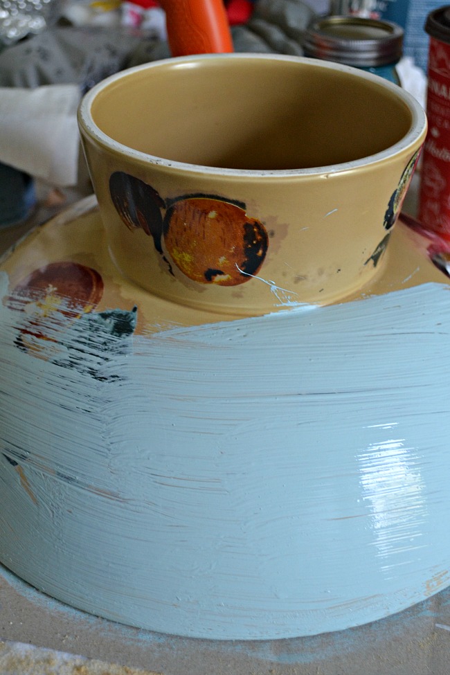 DIY Birdbath Ideas sparked my Thrift Store Upcycle Challenge Project DIY Birdbath Ideas sparked my Thrift Store Upcycle Challenge Project