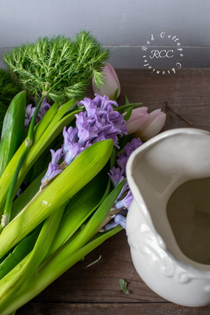 Easy Spring Flower Arrangement - Red Cottage Chronicles