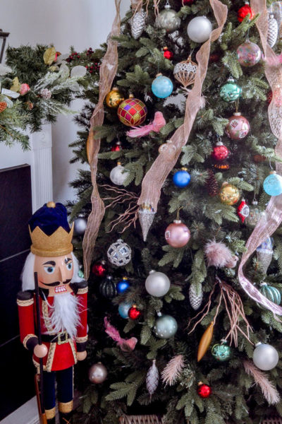 How to Decorate a Victorian Christmas Tree - Red Cottage Chronicles